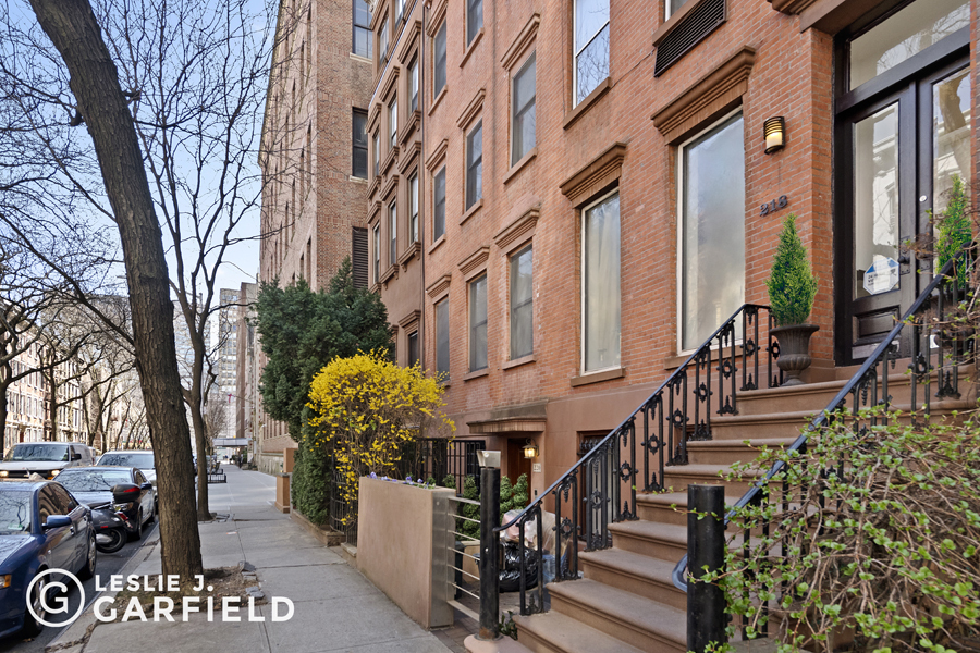 House At 218 East 31 Street Listing Information