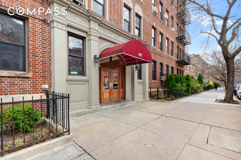 1I At 425 Prospect Place Listing Information